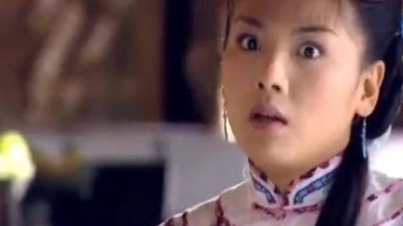 女子到庙里上香,遇见与自己长得一模一样的女子,吓晕过去