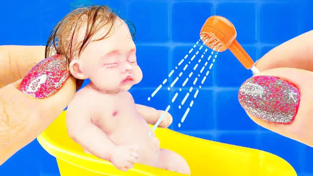 DIY芭比宝宝生活用品,迷你奶瓶,纸尿裤等,让人爱不释手