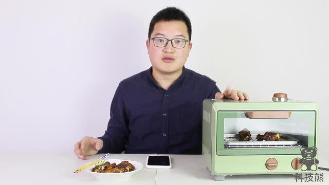 科技智能:迷你电烤箱,网友:这是收音机!