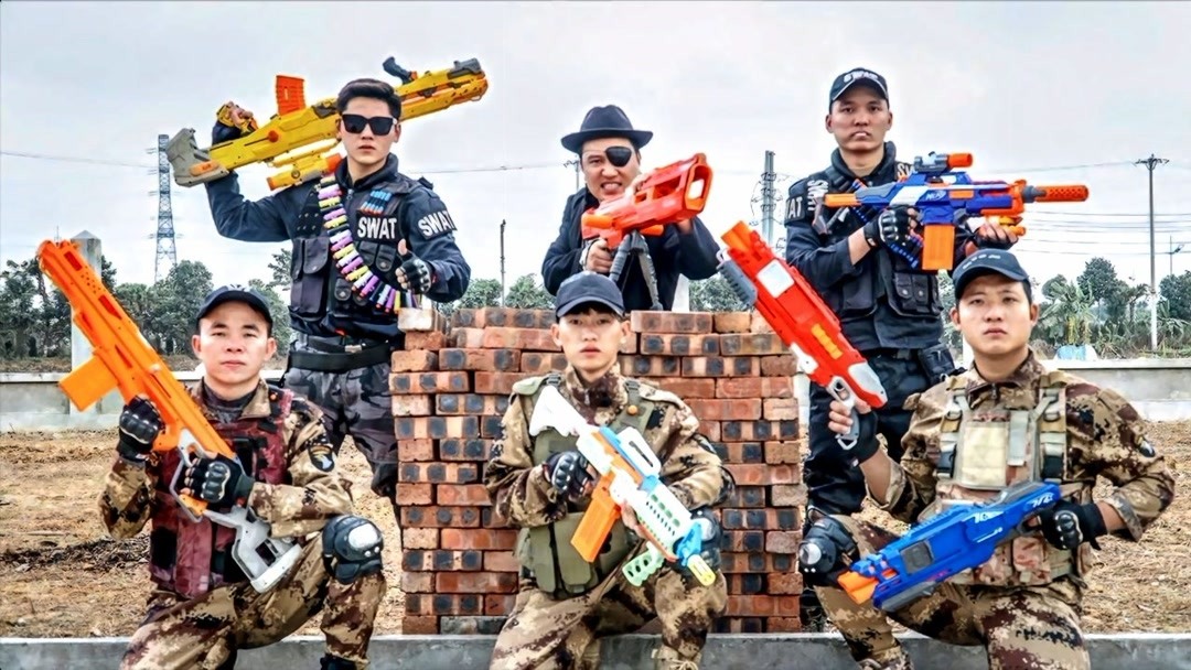 真人CS:玩具枪就该这样玩,真帅气!