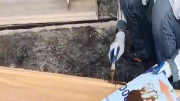 木工师傅现场打造实木门,看完手艺真好