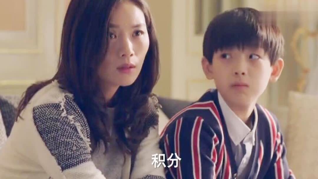 男保姆:富婆破产无法生活,没想到银行卡积分这么有用,富婆懵了