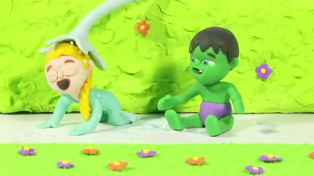 汤米和他的朋友们玩彩虹水《儿童卡通》