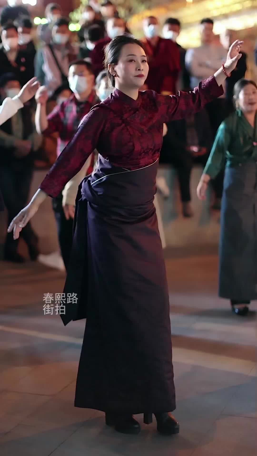 藏族小姐姐的生活方式 唱歌跳舞必不可少