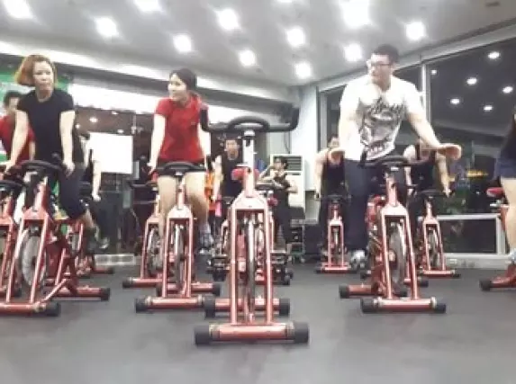 【每天一首动感单车音乐】最后人都满了!