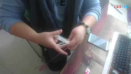 数据线保护绳快速缠绕方法