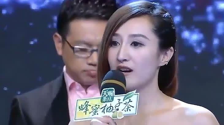 女老师愿为何孟怀付出一切,通宵织围巾,结果太伤人!