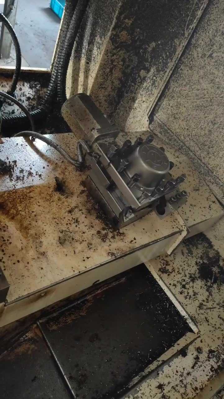 UG编程机床的滑块坏掉了 准备用别穿磨转头的 没弄好