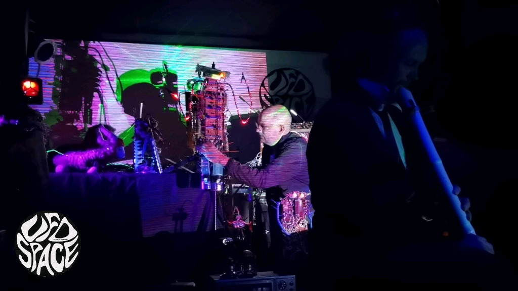 【机器人拯救人类计划】Guibog + Ju (鬼大爷+巨)feat. Joshua live@...