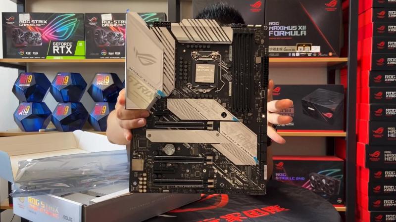 华硕ROG Z490-A GAMING开箱:猛禽系列E F A H区别在哪里?