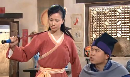 武林外传:客栈厨子疯了,捕头怀疑有人投毒,客栈每个人都有嫌疑