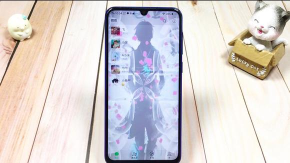 微信也可以更换主题皮肤了,不再是单调的白色,设置很简单