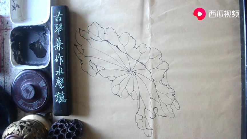 白描荷叶的画法:简单明了很容易 !