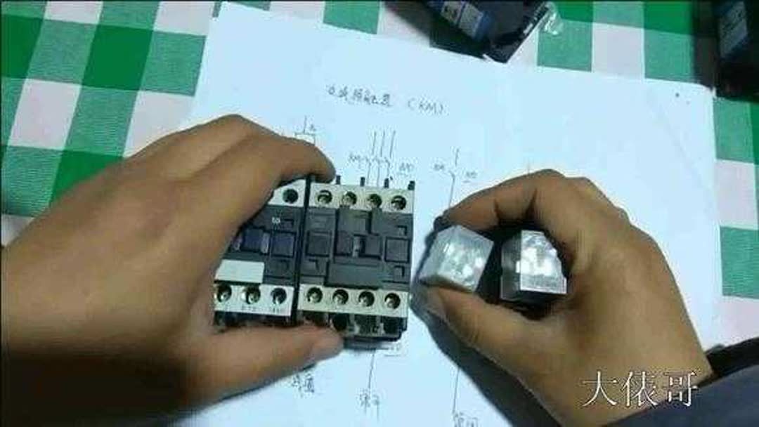 电工小视频:接触器和继电器在电路图里的符号是什么?KA还是KM