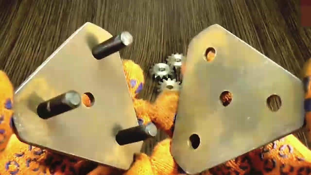 牛人发明的这种小工具,维修汽车时能派上大场,简直太...