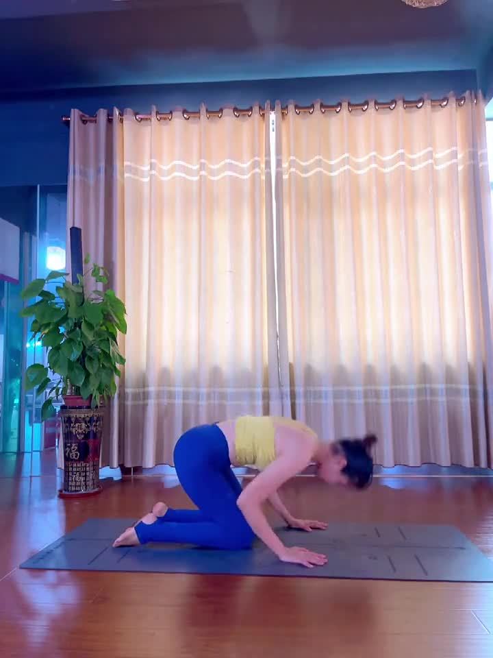 配音简单粗暴的口令热练计划瑜伽倒立练习