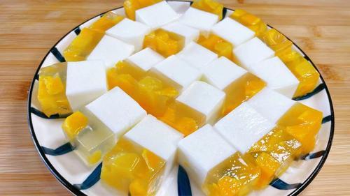 天气炎热,我家必备这款小甜品,营养好吃又解暑,大人孩子都爱吃