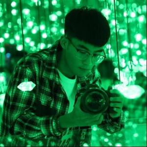 追光少年张同学 