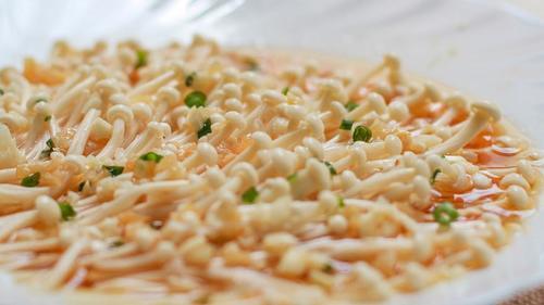 金针菇这样做太美味了,香而不腻,鲜香下饭