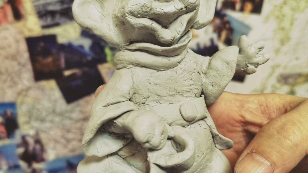 打算拍个粘土动画片,先做个小人试试手～第一次做