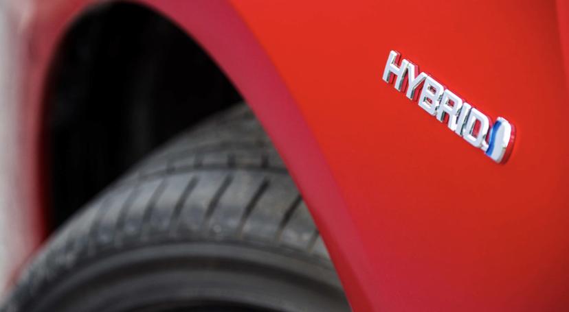 制造混合动力车的决定是在25年前做出的,当时丰田内部的一个团队...