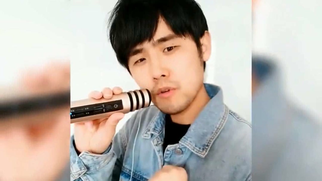 男子模仿周杰伦嗓音,实力非凡,献唱一首歌后网友:难道不是本尊