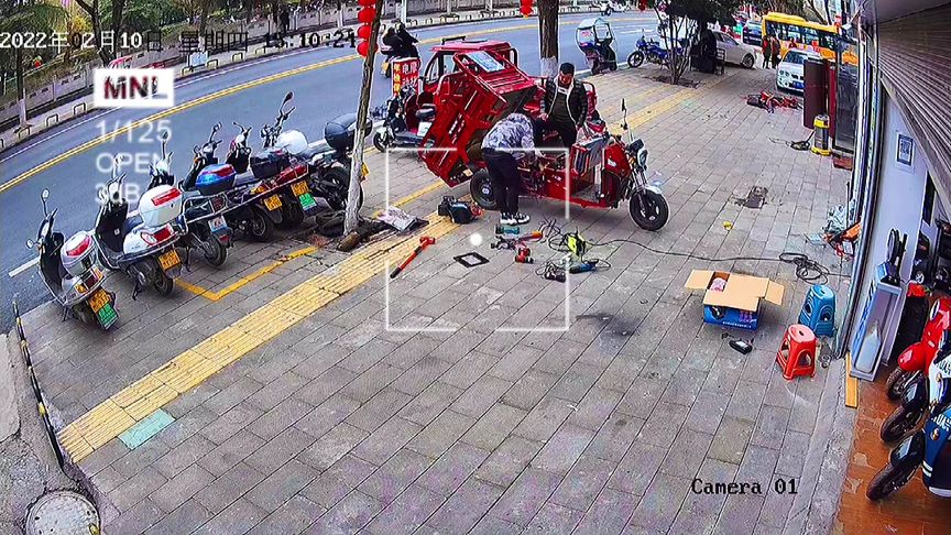 #专业维修保养 #摩托车修理 电动三轮车改油电两用