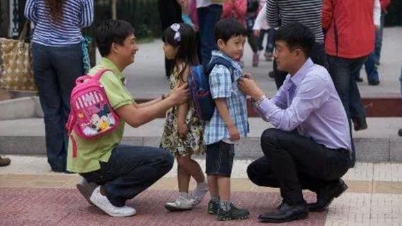 老师提醒:孩子放学后每天问这四个问题,让孩子变得越来越优秀