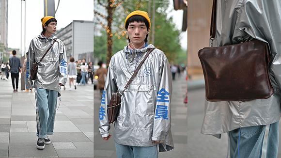 成都街头的模特小哥哥,走路带风帅气的让人难以抗拒!