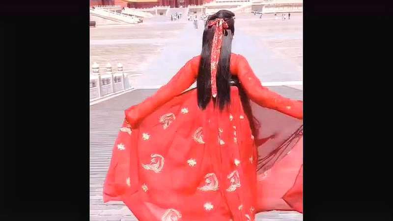夏天千万不要穿汉服去故宫,这就是活生生的案例!