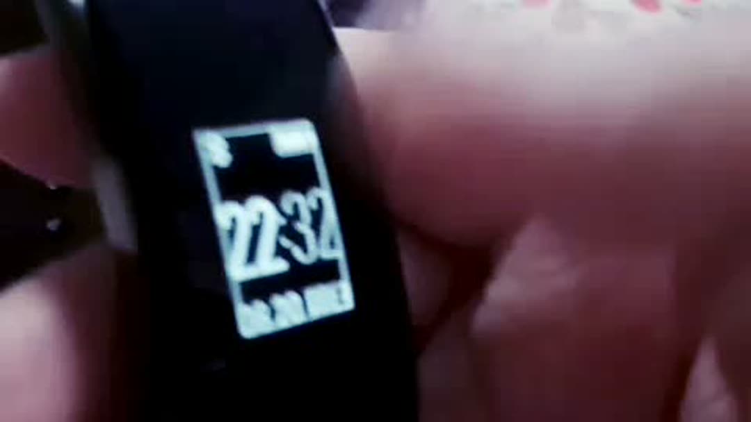 华为B3手环示范