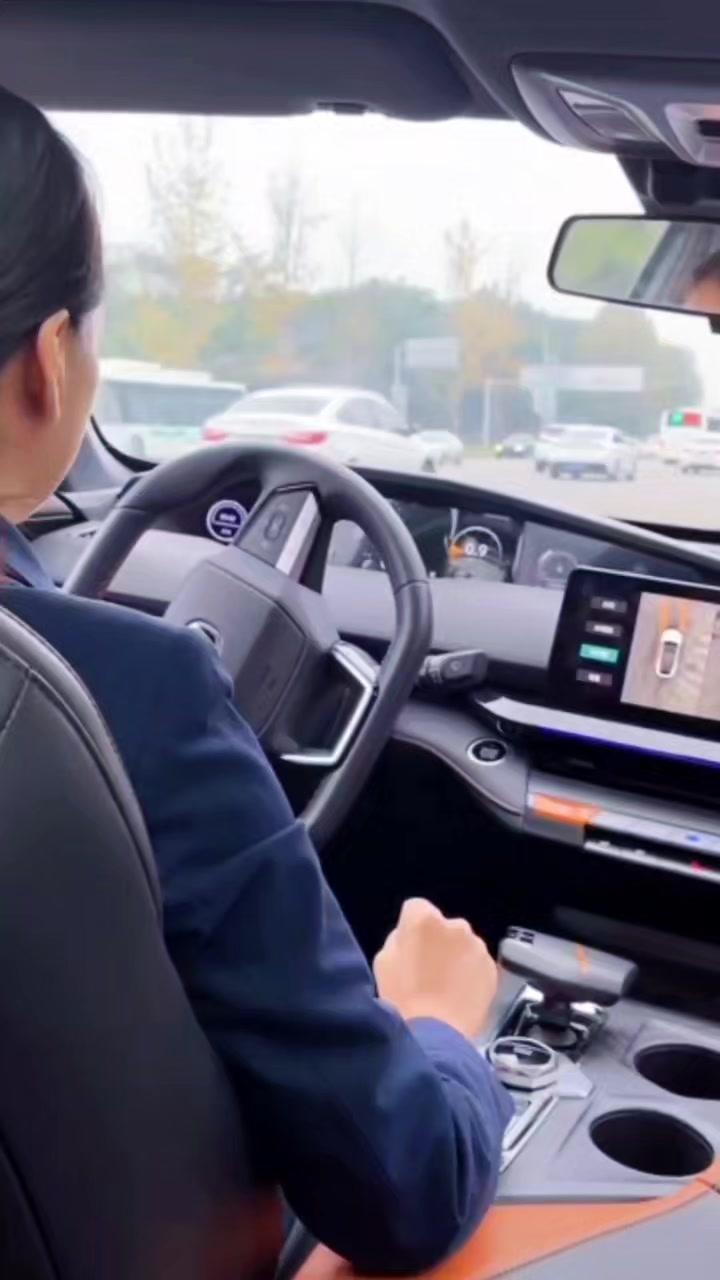 平凡的人,平凡的路!走出不平凡的人生!#长安汽车 #univ #好车推荐官 #...