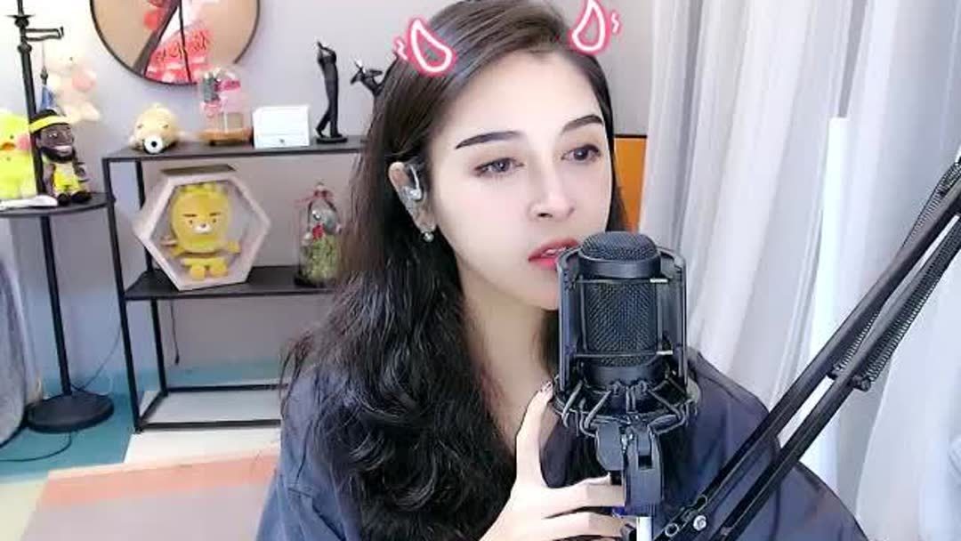 一首《为你放弃全世界》句句入心,为了你,放弃整个世界又如何?