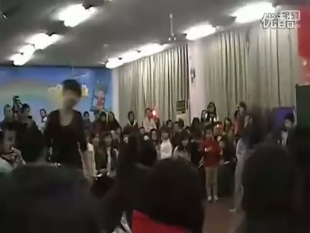 大班集体舞活动:《喜羊羊与灰太狼》