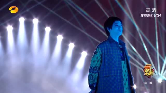 华晨宇《新世界》 华晨宇:谁在 粉丝接话:我在