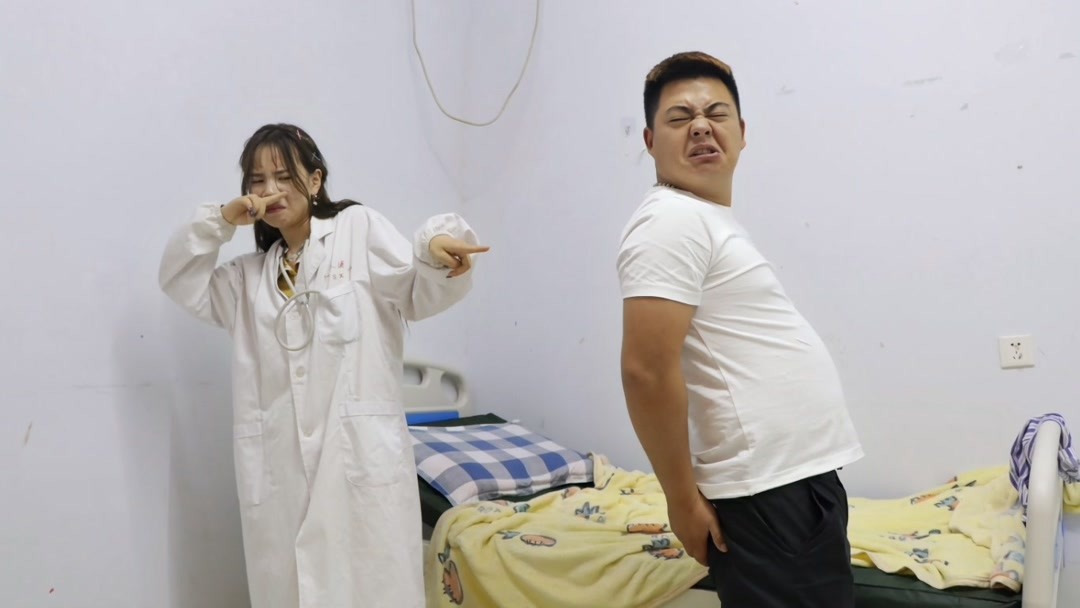 小伙去医院割痔疮遇上女医生,俩人的对话太逗了,看一遍笑一遍