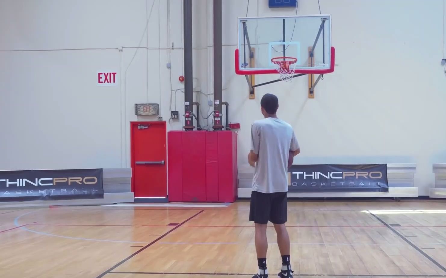 【篮球技巧】初学者如何提高投篮命中率