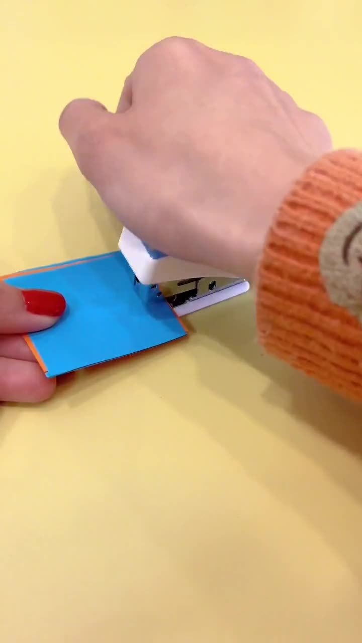 能代替订书机使用的 推夹器,收纳试卷整理文件夹零食,还可以重复使用,...