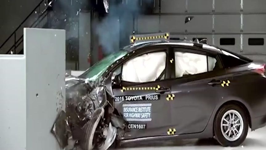 丰田第4代普锐斯获IIHS碰撞极佳评级