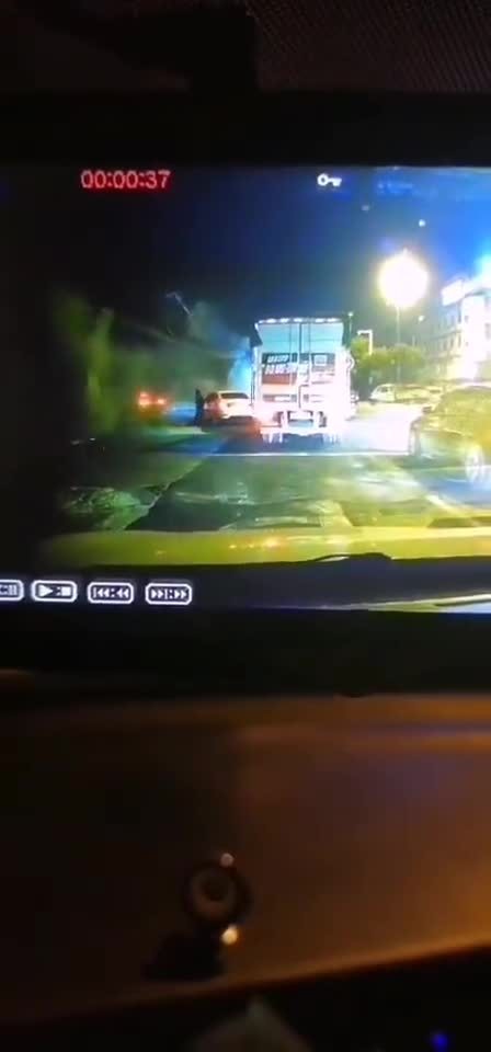 无锡312国道高架桥垮塌 事发瞬间监控曝光