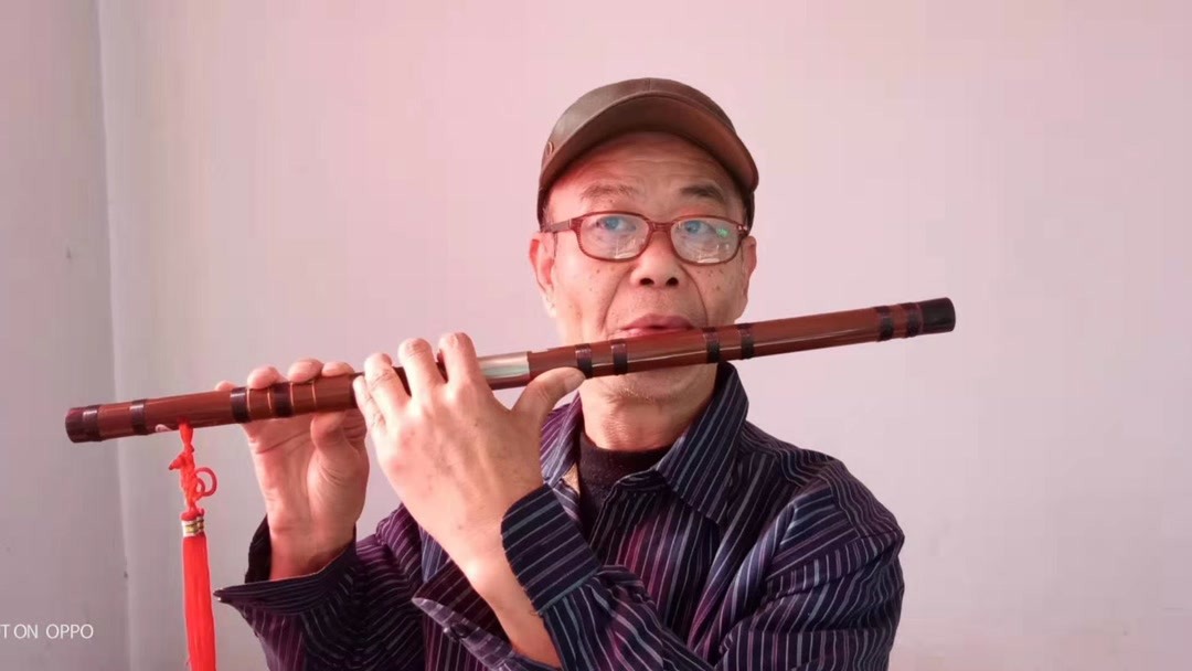 笛子《铃儿响叮当》轻快活泼的儿童歌曲,旋律优美,唱着放松心情