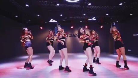 2020.热门舞蹈 简单年会舞蹈《2021年会舞蹈串烧》