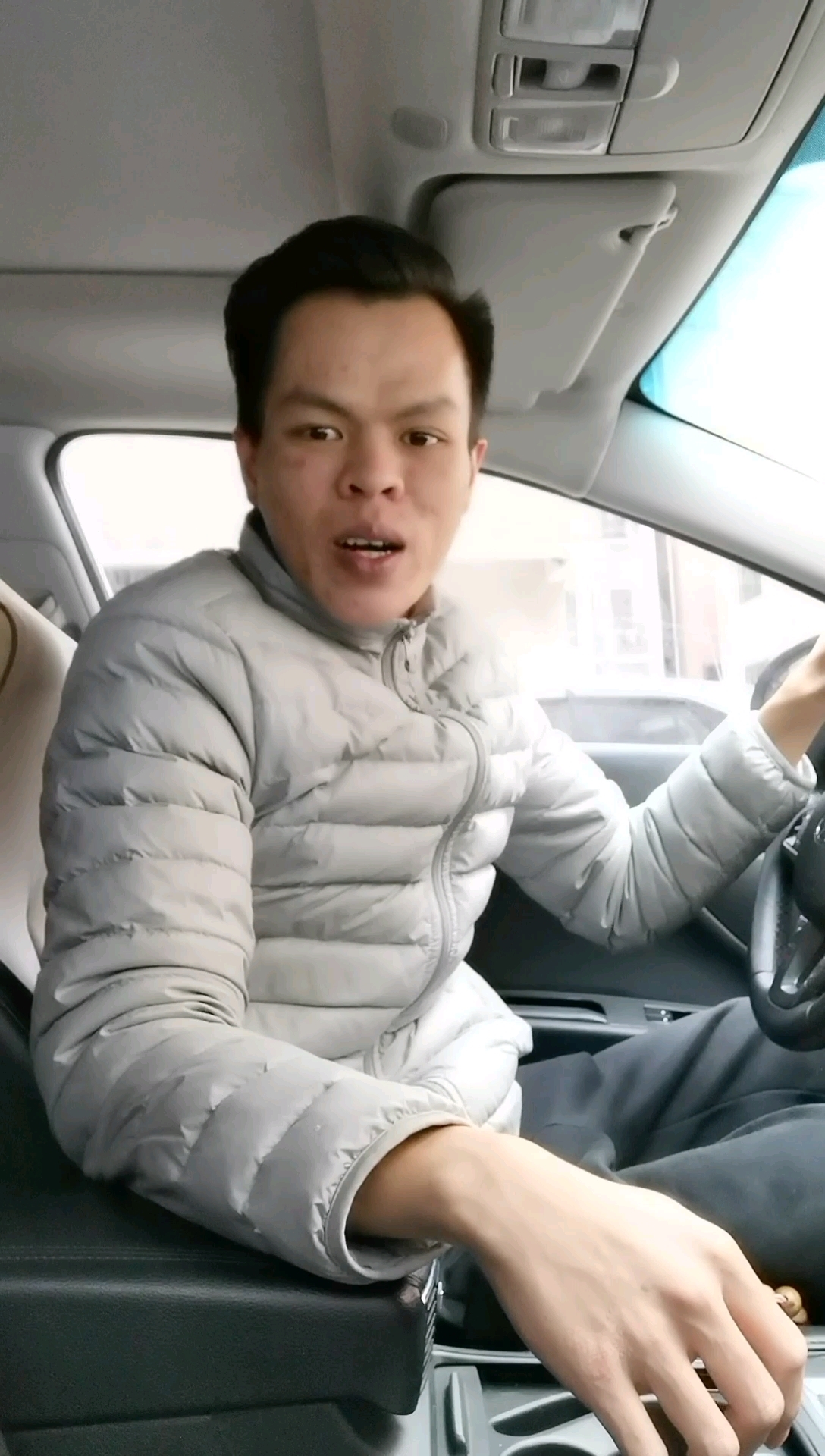 车主们看过来,车子停放久了可能会无法启动