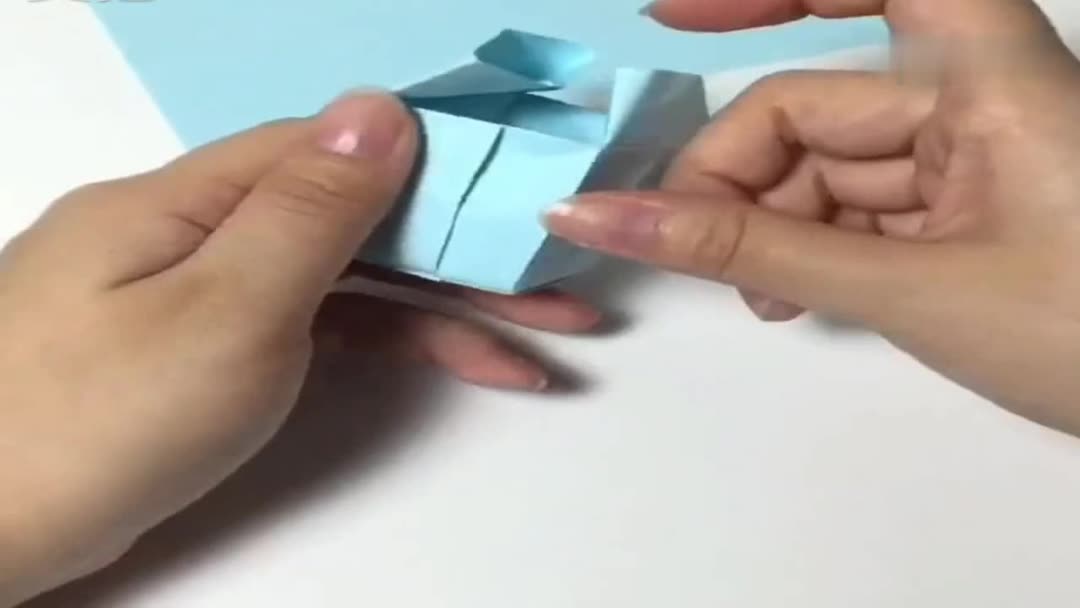 1分钟教你手工制作折纸小书包
