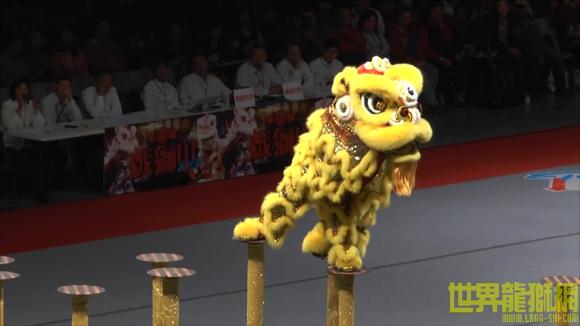 广东南海中联黄飞鸿武术龙狮团