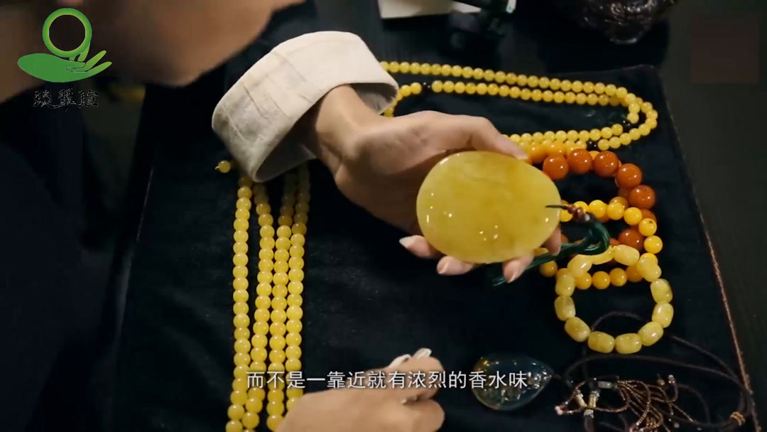 专家告诉你:文玩中的蜜蜡,到底是什么?
