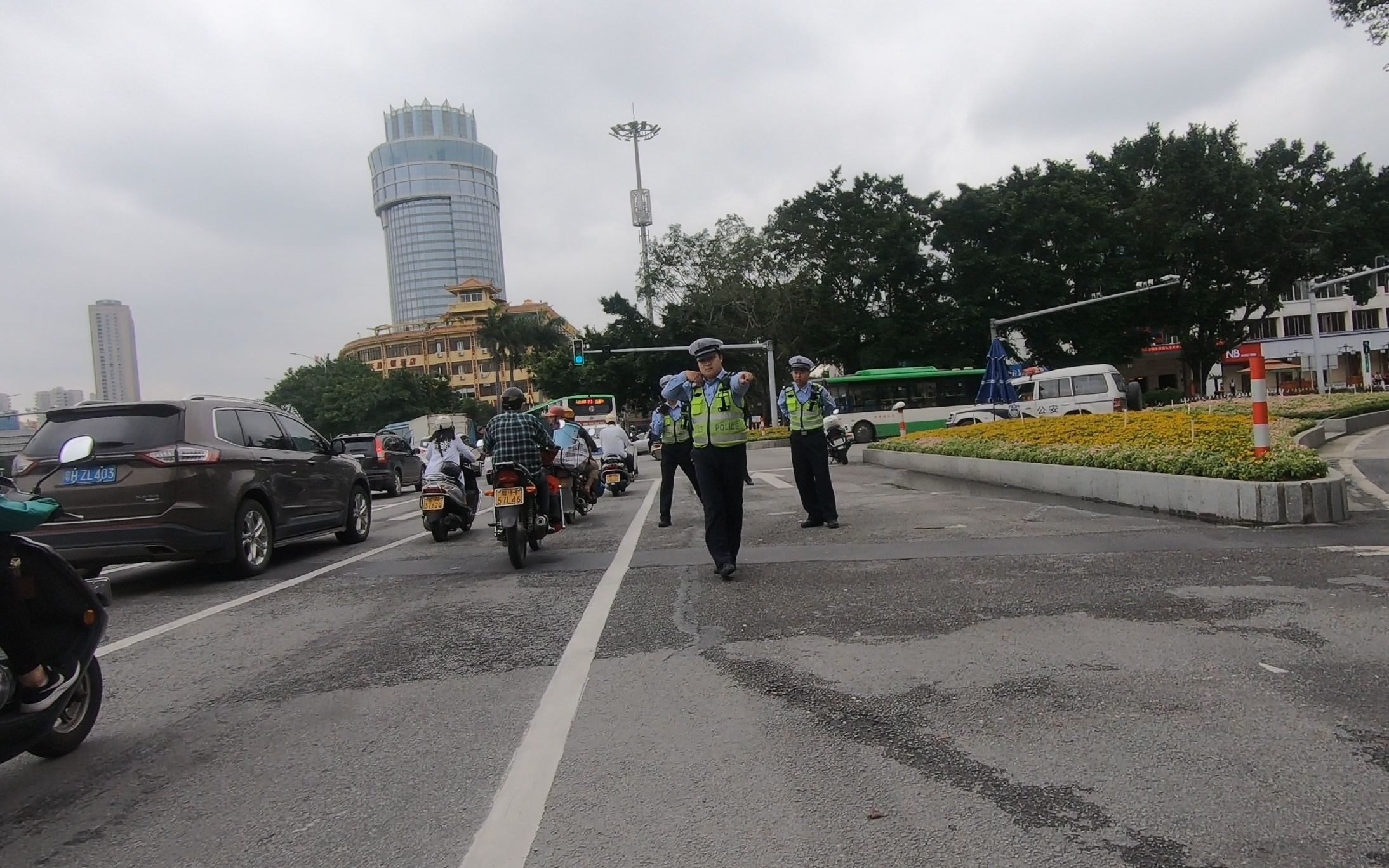 【日常volg】第一次骑电动车被交警叔叔罚款