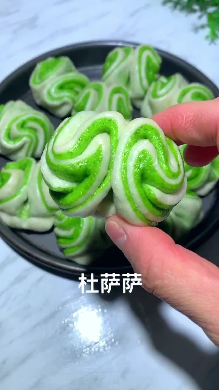 做型前醒发,做型后锅中又醒发,这叫二次醒发 看懂了吗?杜萨萨 花卷...