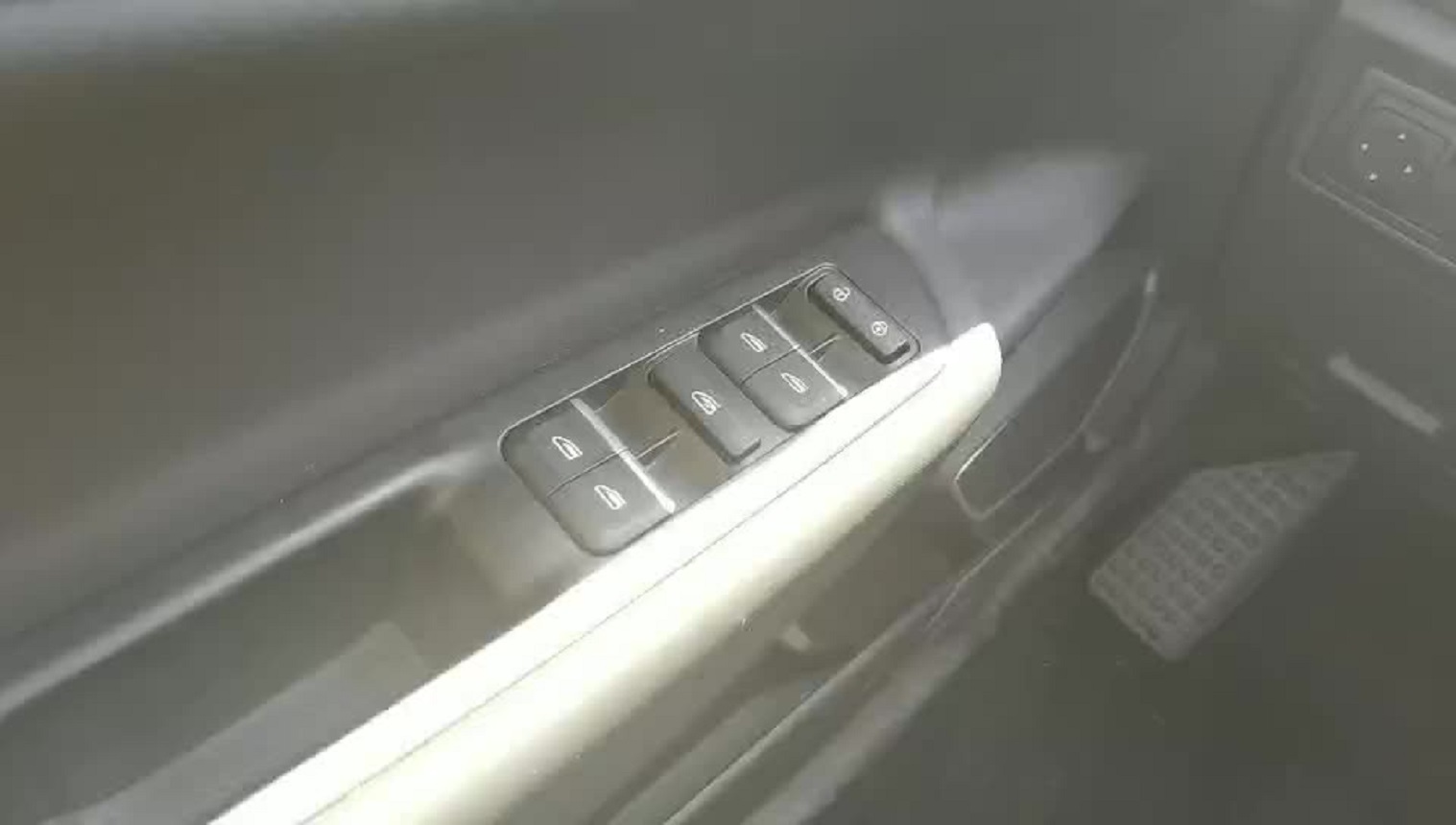 抢鲜看:吉利帝豪GS,车窗初始化功能讲解