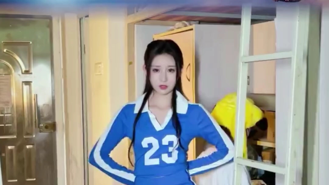 知道我模仿什么游戏的舞蹈动作小红心评论区告诉我